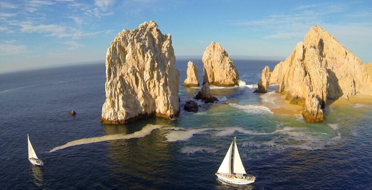 Yachting in beautiful Cabo San Lucas México - Cabo Sails - Cabo Yachting